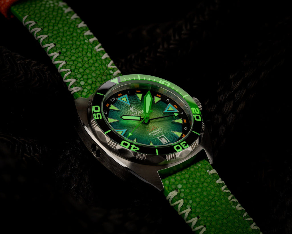 Core Diver GMT V3 - Green/Green – Ocean Crawler Watch Co.