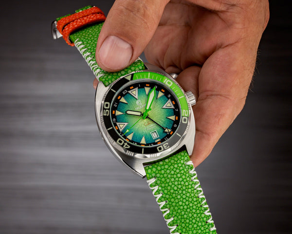 Core Diver GMT V3 - Green/Green – Ocean Crawler Watch Co.